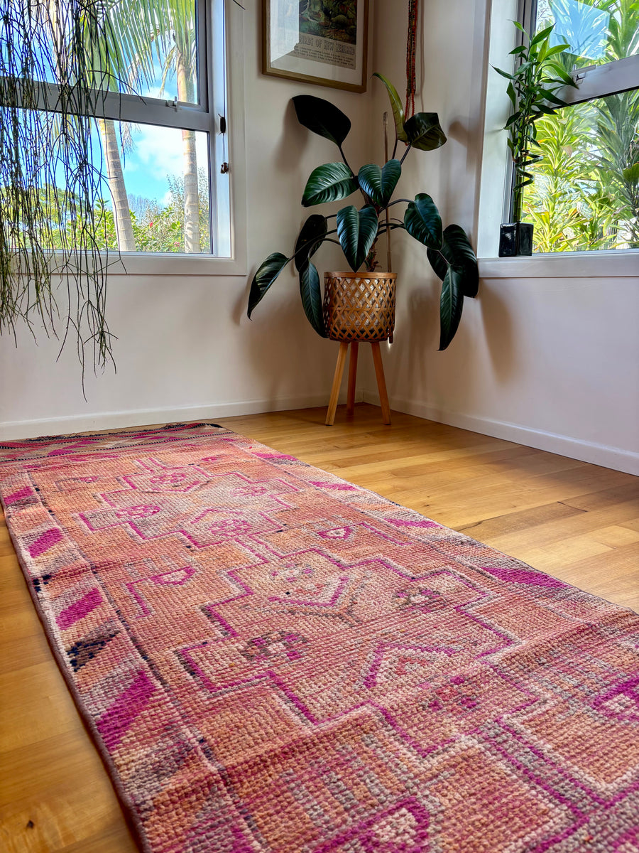 Vintage Runner – Woven Roots